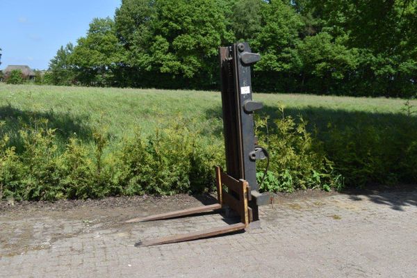 Mât élévateur Clark | Auctionport