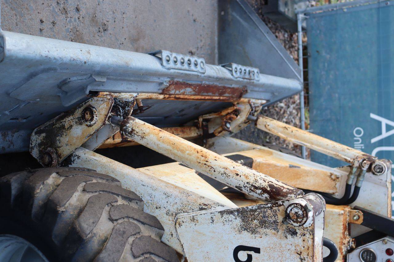 Skid steer loader Clark Bobcat 725 Diesel | AuctionPort