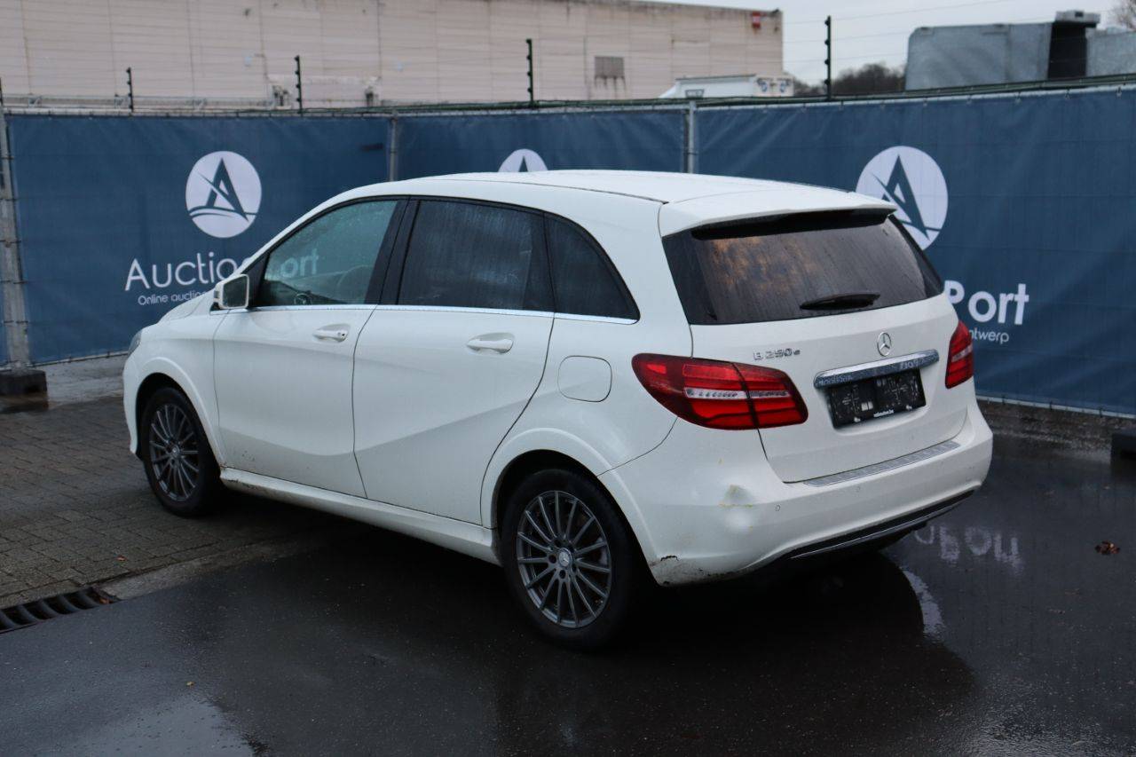 Personenauto Mercedes-Benz B250e Elektrisch 180pk 2016 (Marge)...